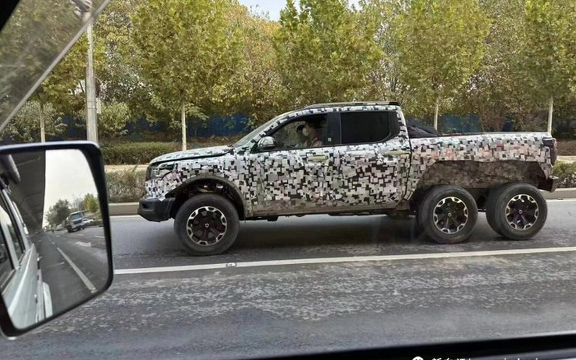 Great Wall spotted testing six-wheel ute - Sadeaalaradio